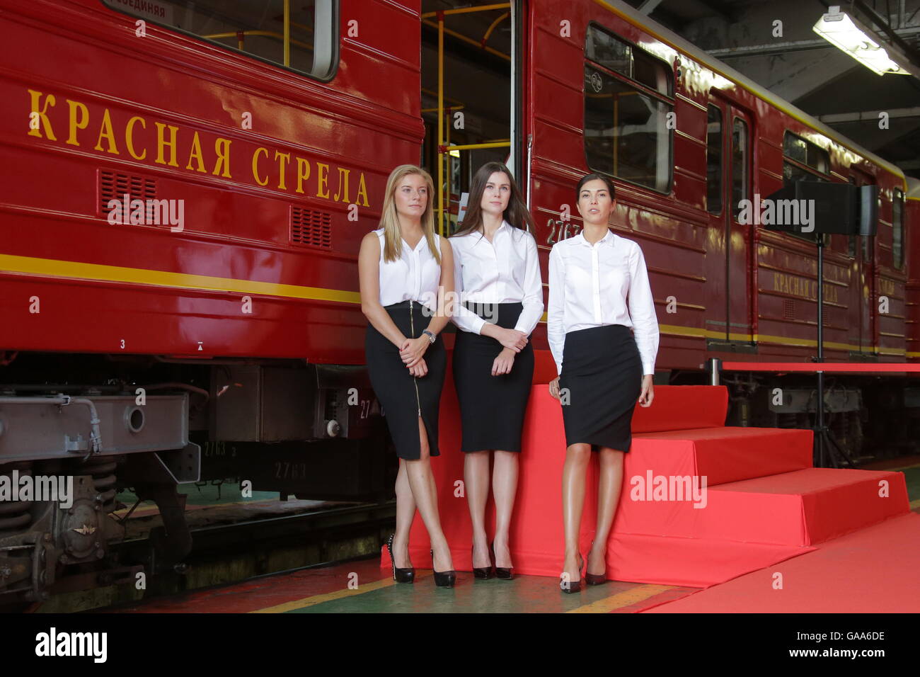 Red Arrow Train High Resolution Stock Photography and Images - Alamy