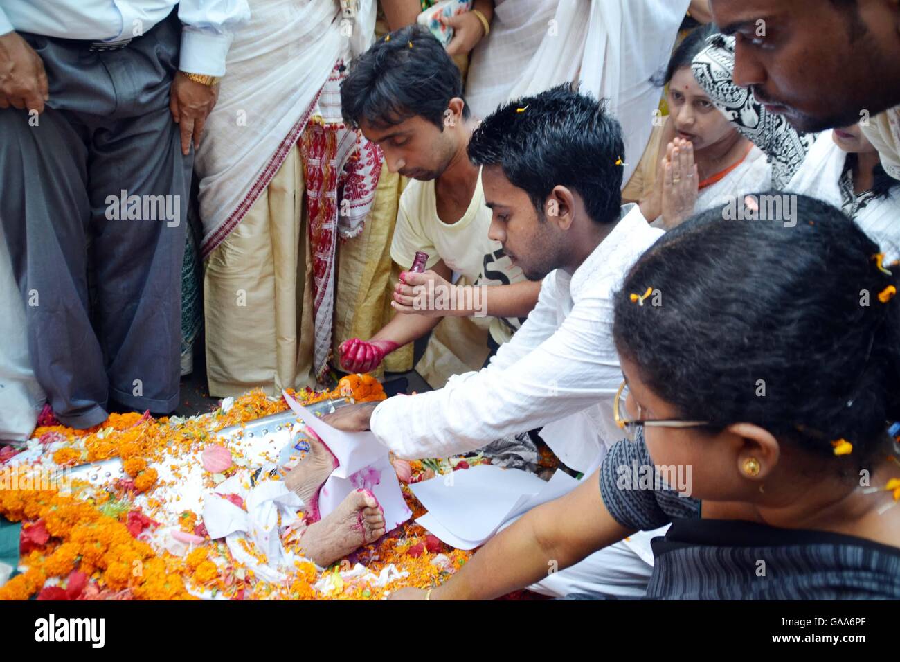 Nagaon, India. 5th August, 2016. India based International artist Sujit ...