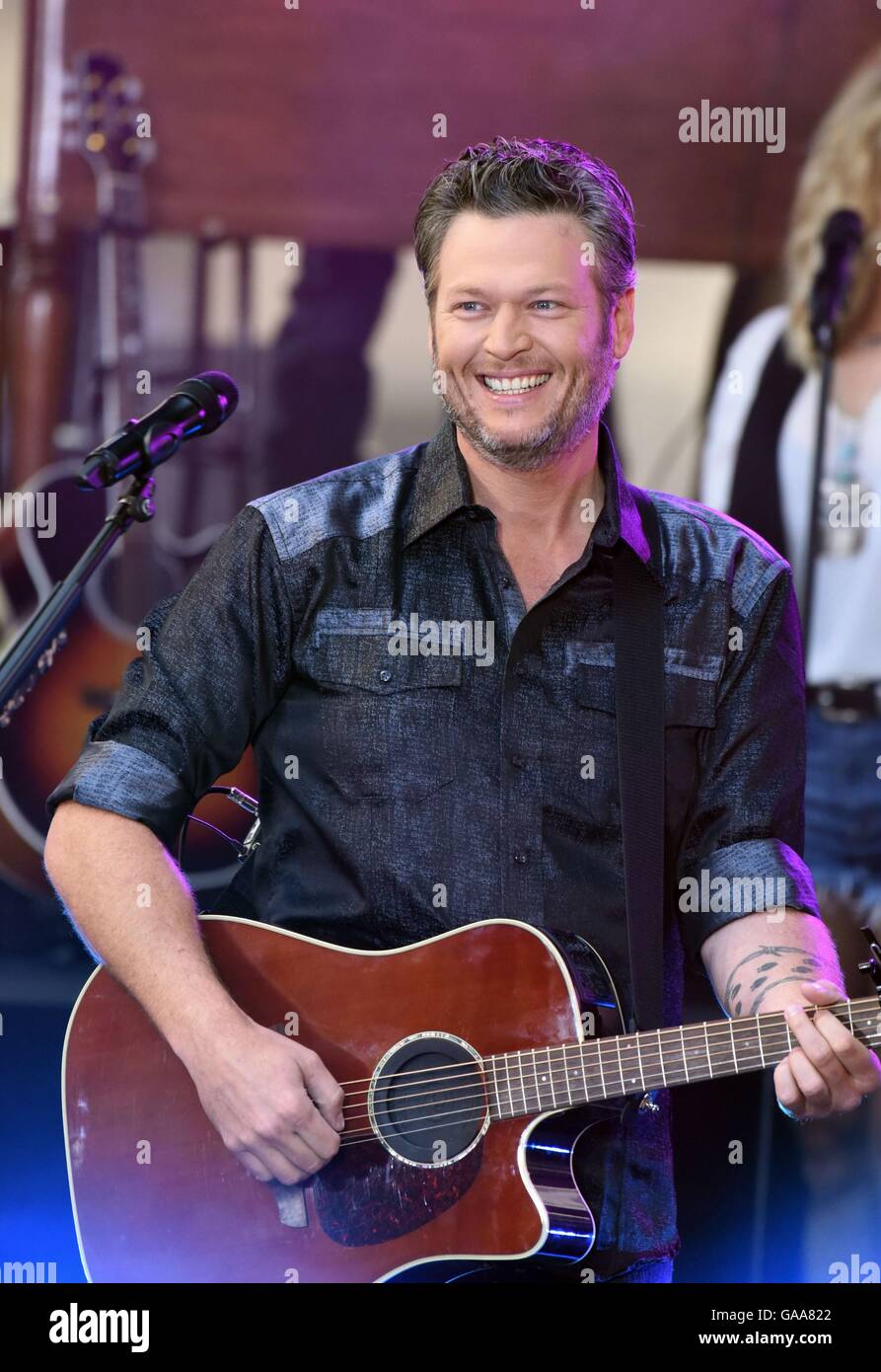 New York, NY, USA. 5th Aug, 2016. Blake Shelton on stage for NBC Today ...