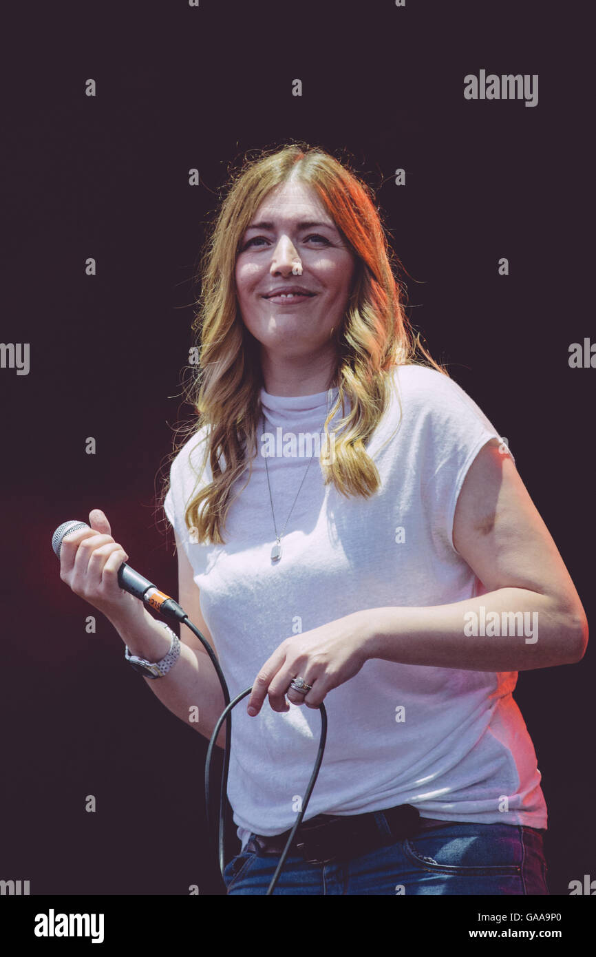 Jacqui Abbott's Instagram, Twitter & Facebook on IDCrawl