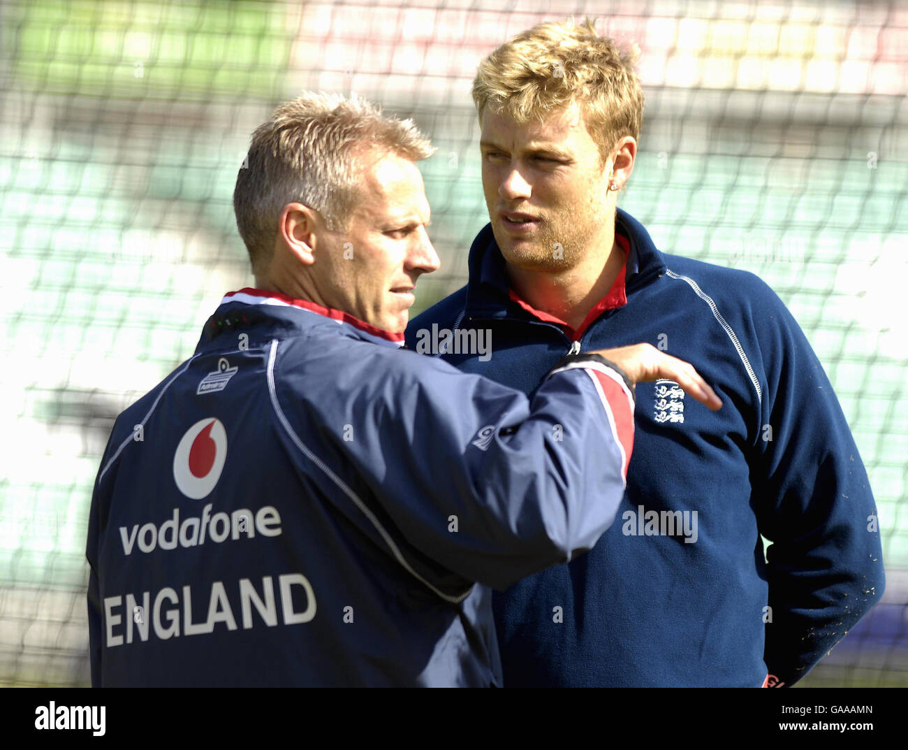 England cricket half length mid talking mangsb hi-res stock photography ...