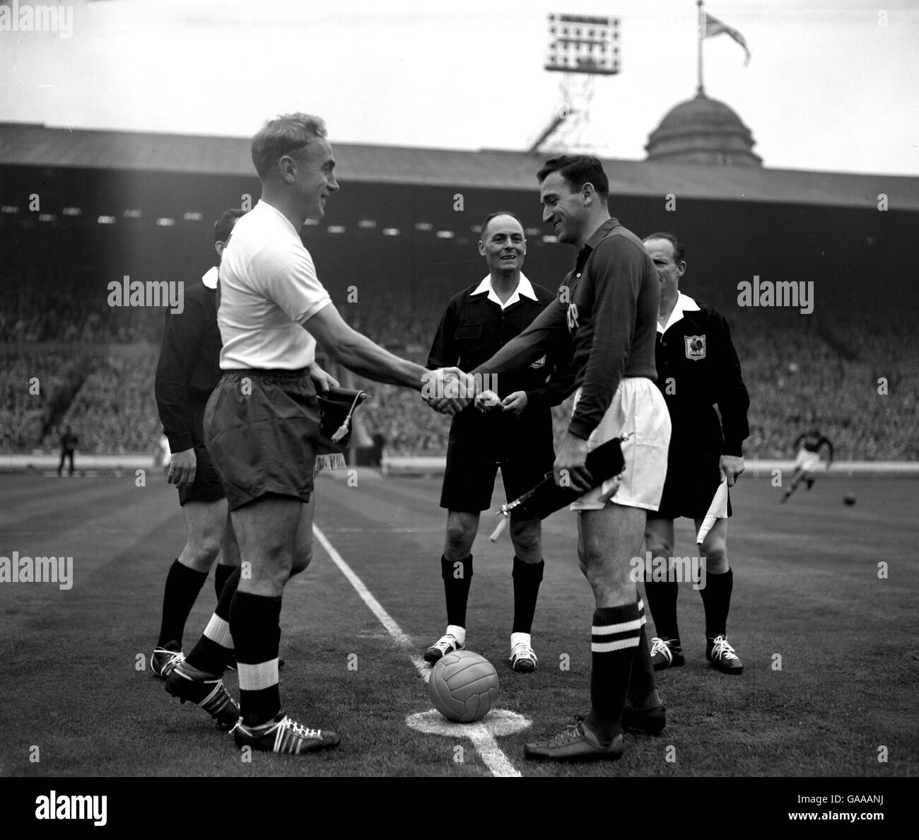 Soccer - Friendly - England v USSR - Wembley Stock Photo - Alamy
