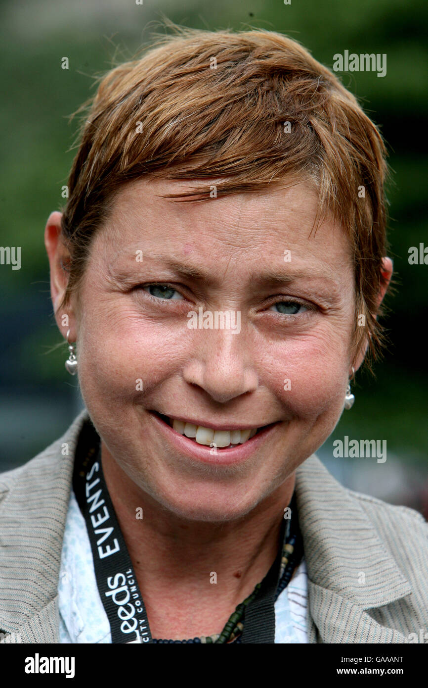 Cancer sufferer and charity fundraiser Jane Tomlinson at the 10k Run ...