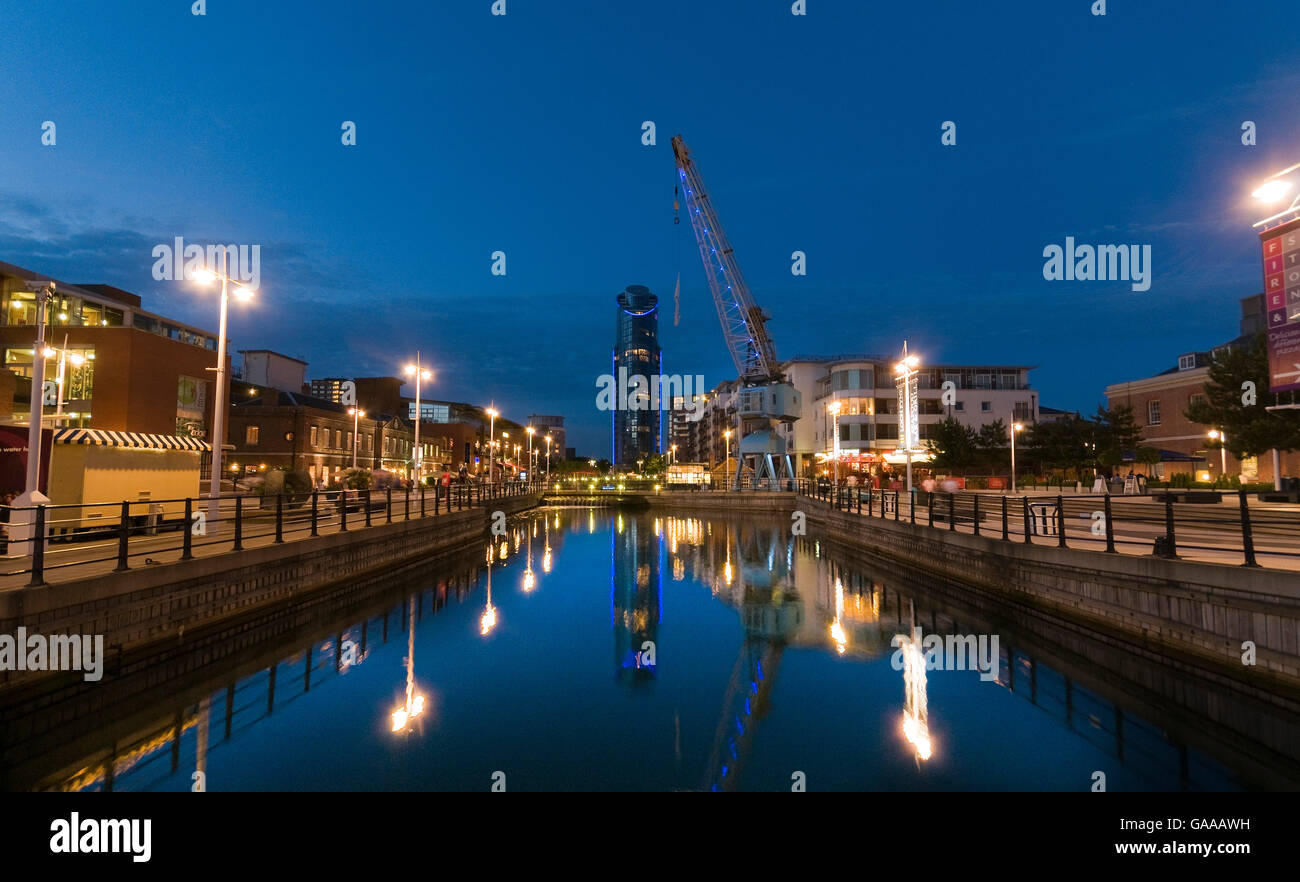 No 1 gunwharf hi-res stock photography and images - Alamy