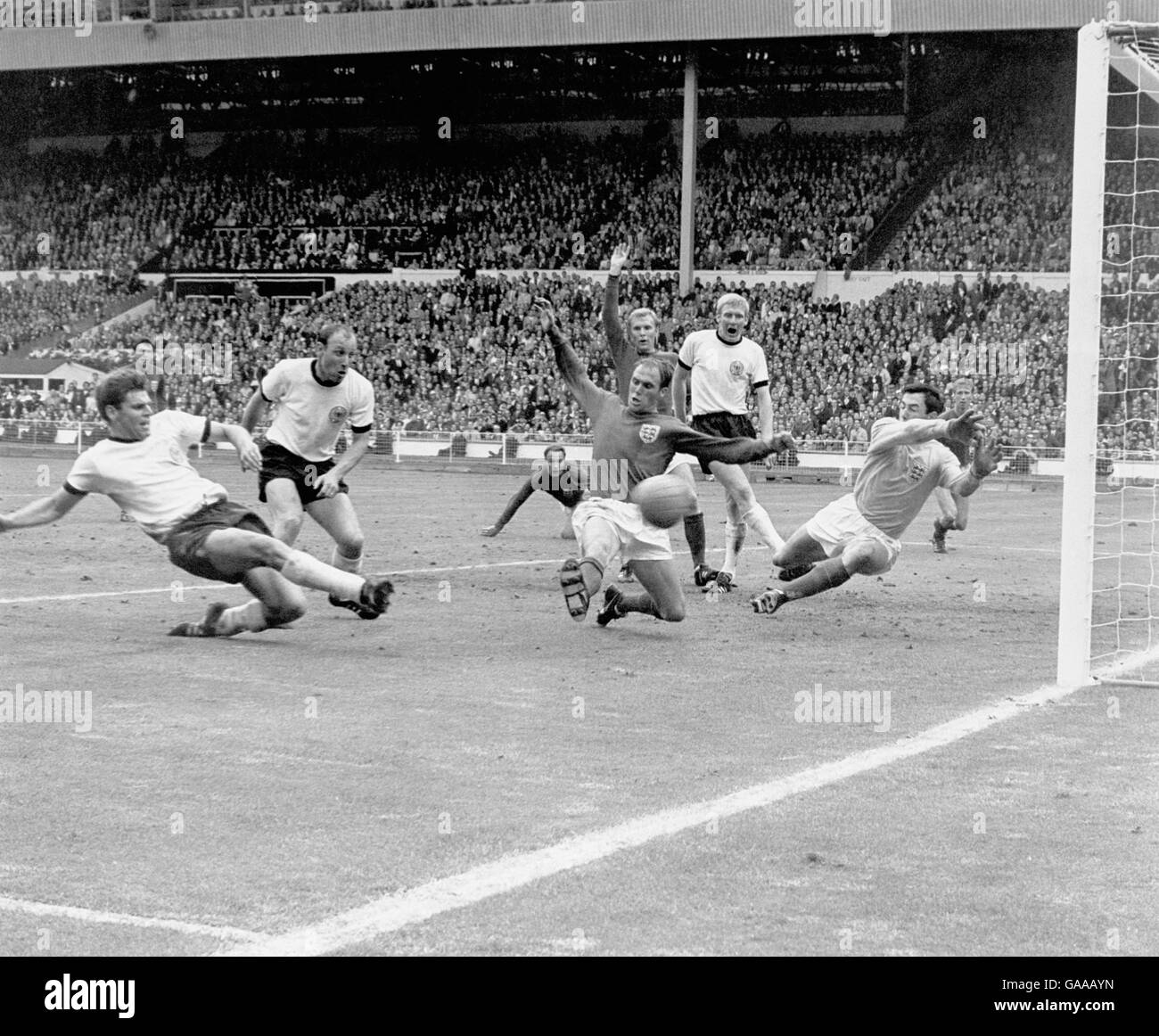 Seconds past Black and White Stock Photos & Images - Alamy