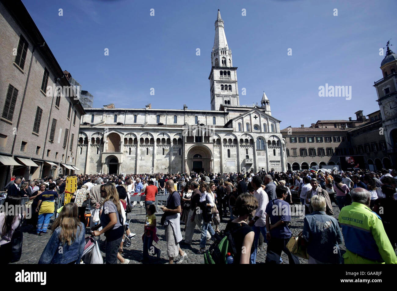 Pavarotti funeral hi-res stock photography and images - Alamy