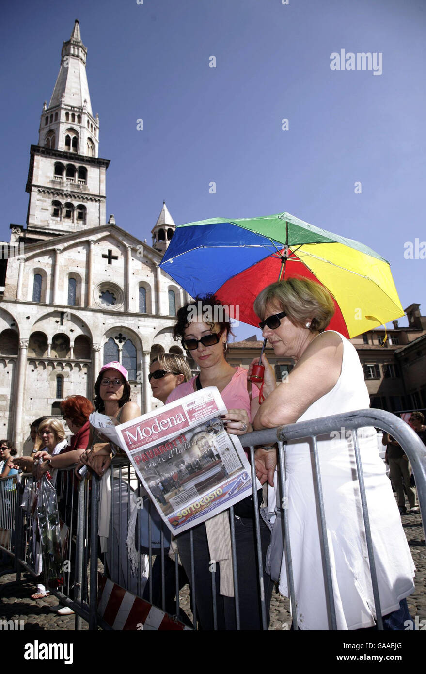 Luciano pavarotti funeral hi-res stock photography and images - Alamy
