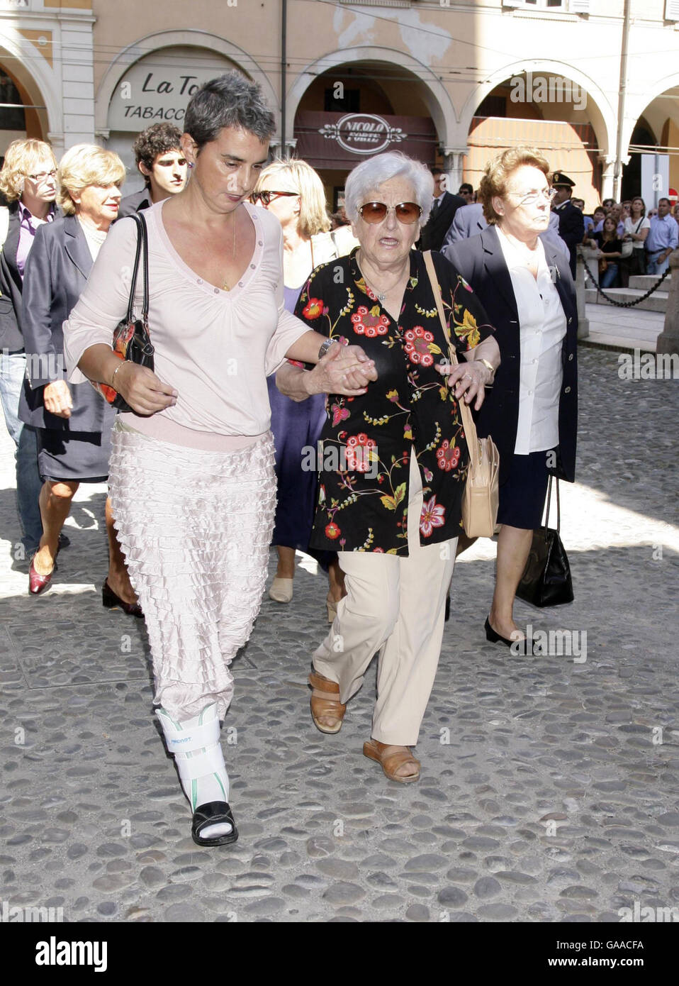 Mourners Pavarotti High Resolution Stock Photography and Images - Alamy