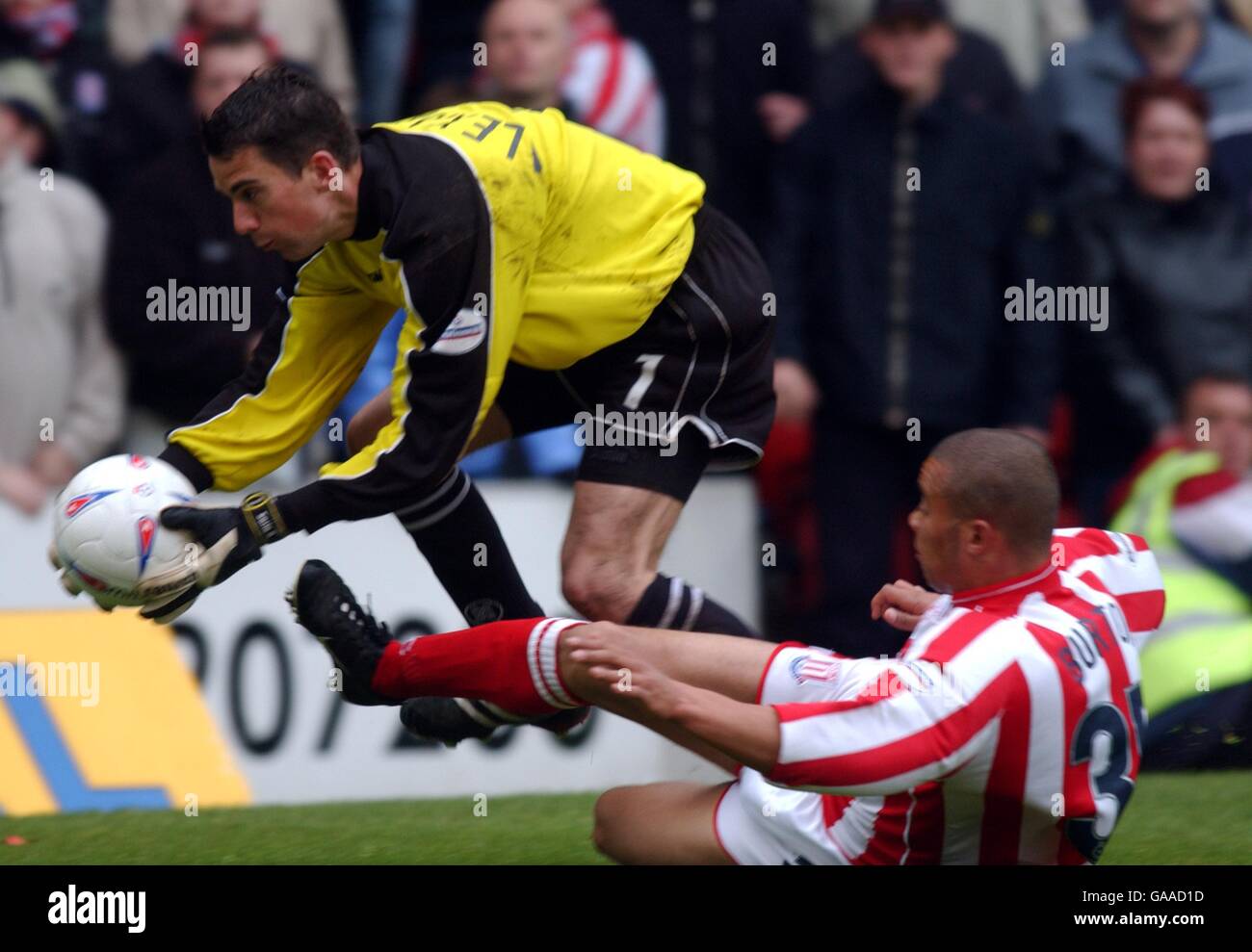 Nationwide league first division hi-res stock photography and images ...