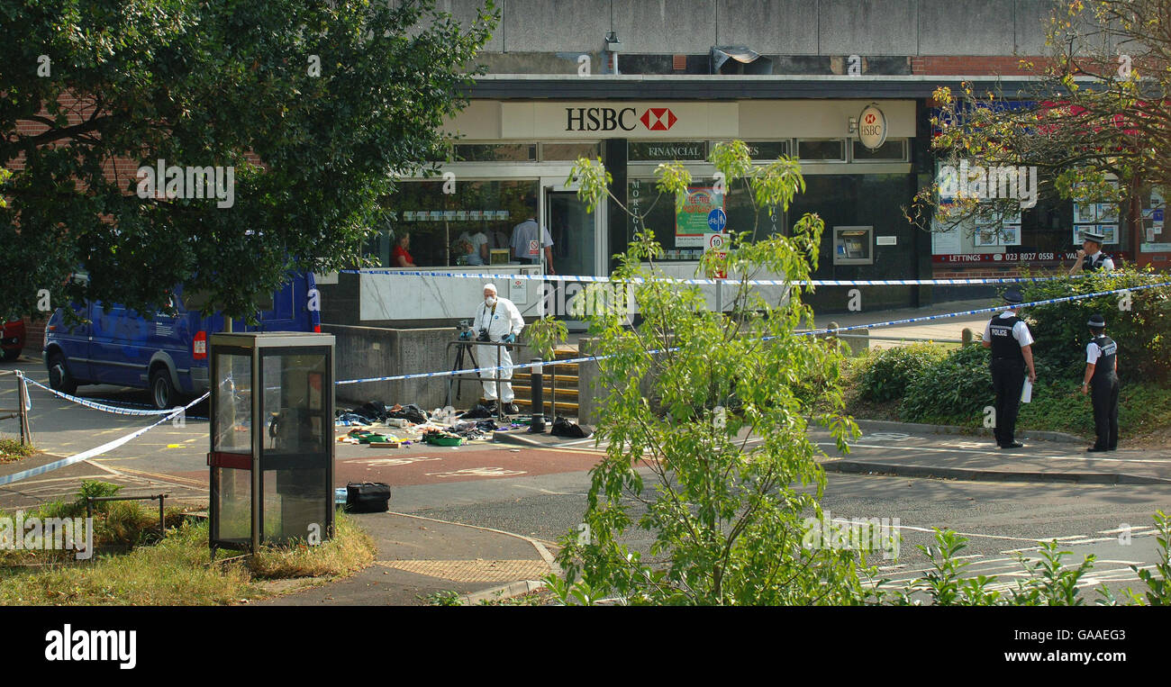 Bank raid hi-res stock photography and images - Alamy