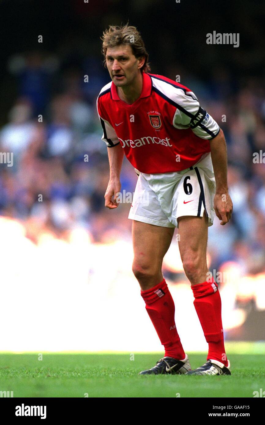 Tony adams arsenal hi-res stock photography and images - Alamy