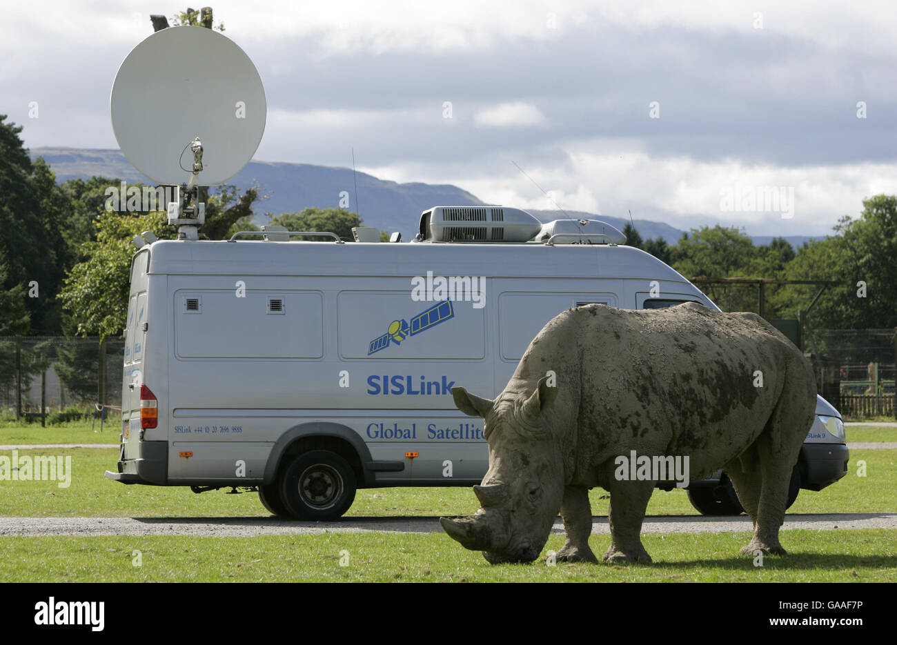Media television outside broadcast vans hi-res stock photography and ...