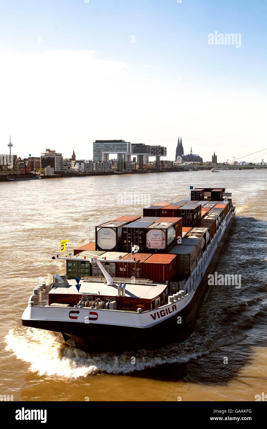 Germany, North Rhine-Westphalia, Cologne, container vessel on the river ...