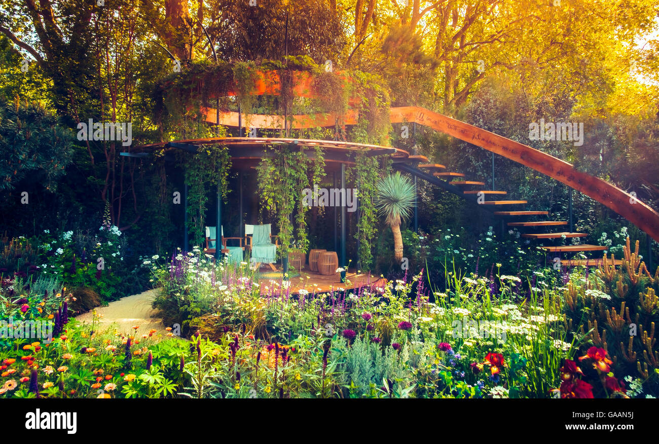 A show garden at the RHS Chelsea flower show, The Winton Beauty of ...