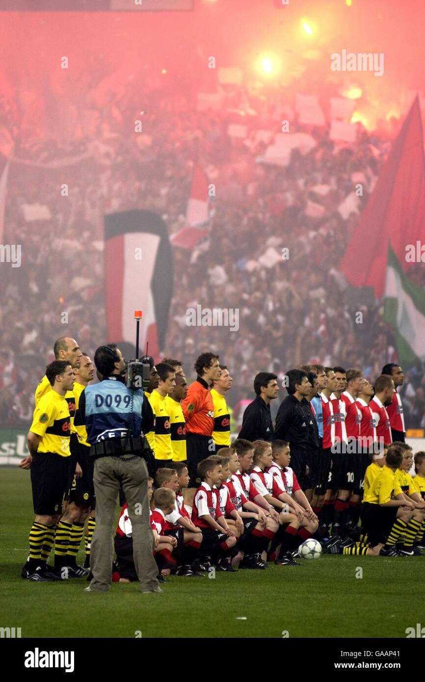 Uefa cup final feyenoord players hi-res stock photography and images ...