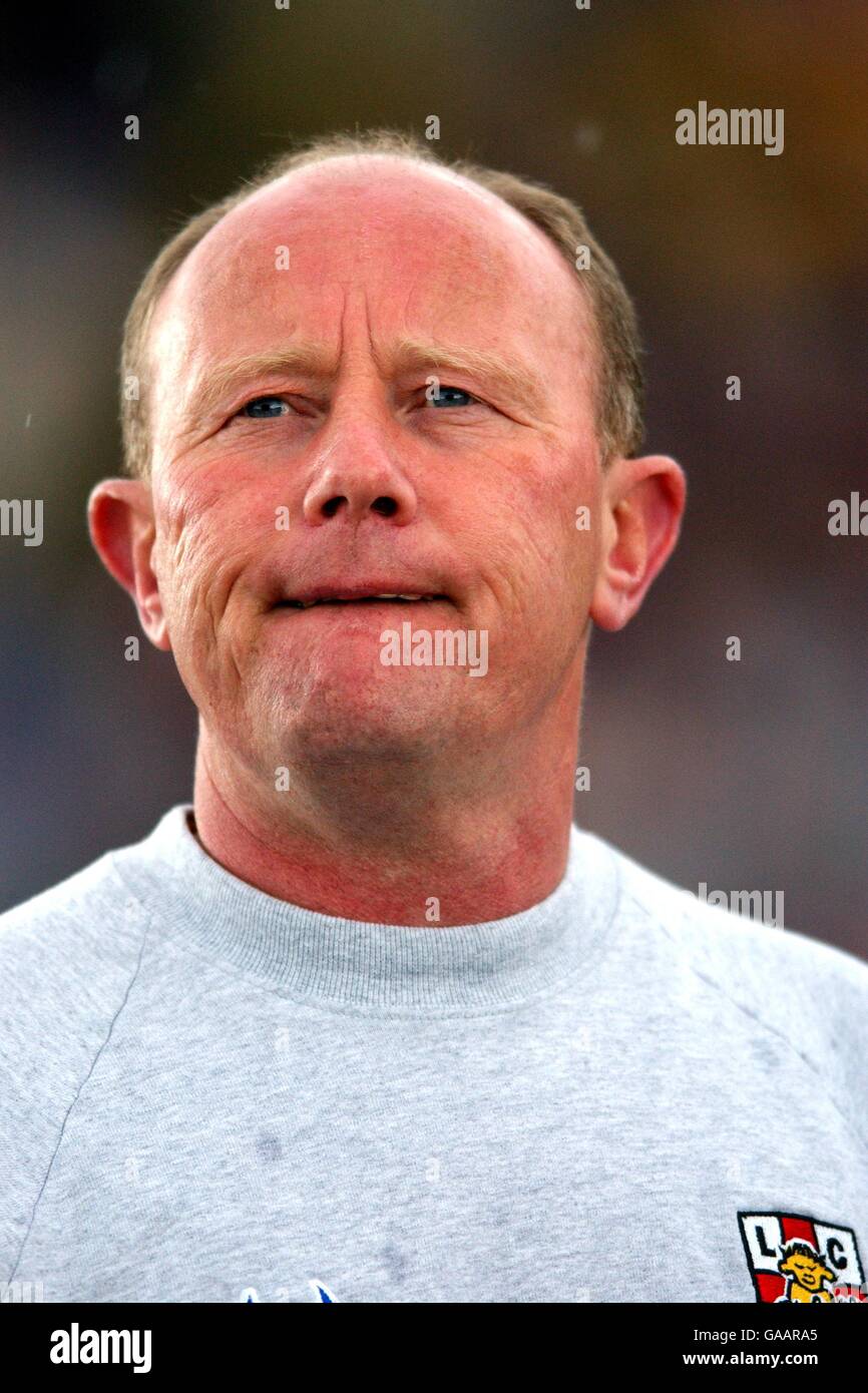 Alan buckley football manager hi-res stock photography and images - Alamy