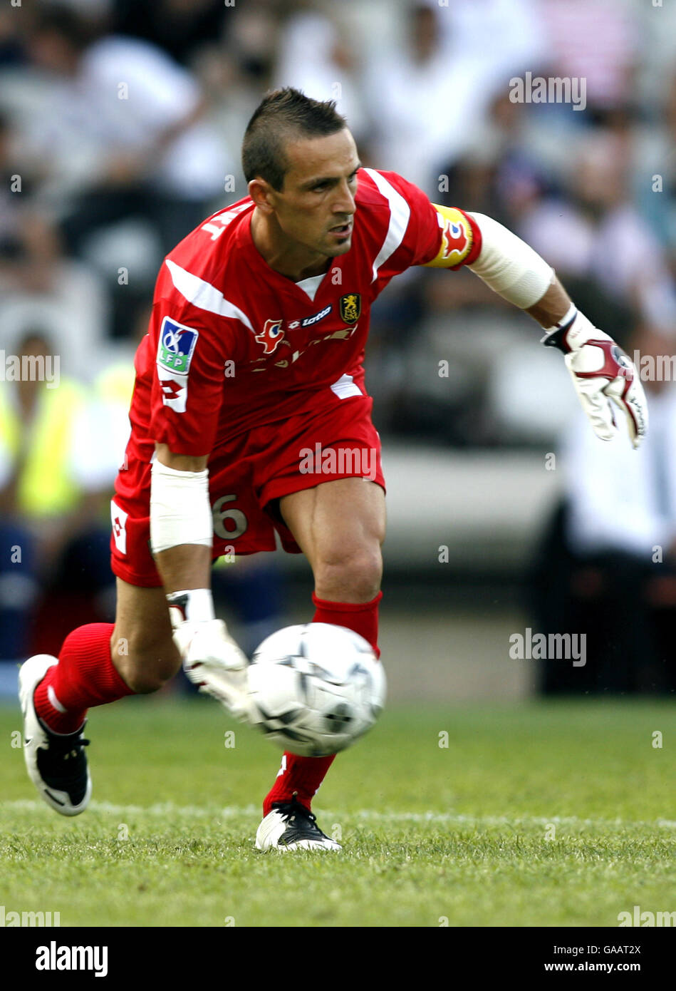 Sochaux goalkeeper teddy richert hi-res stock photography and images ...