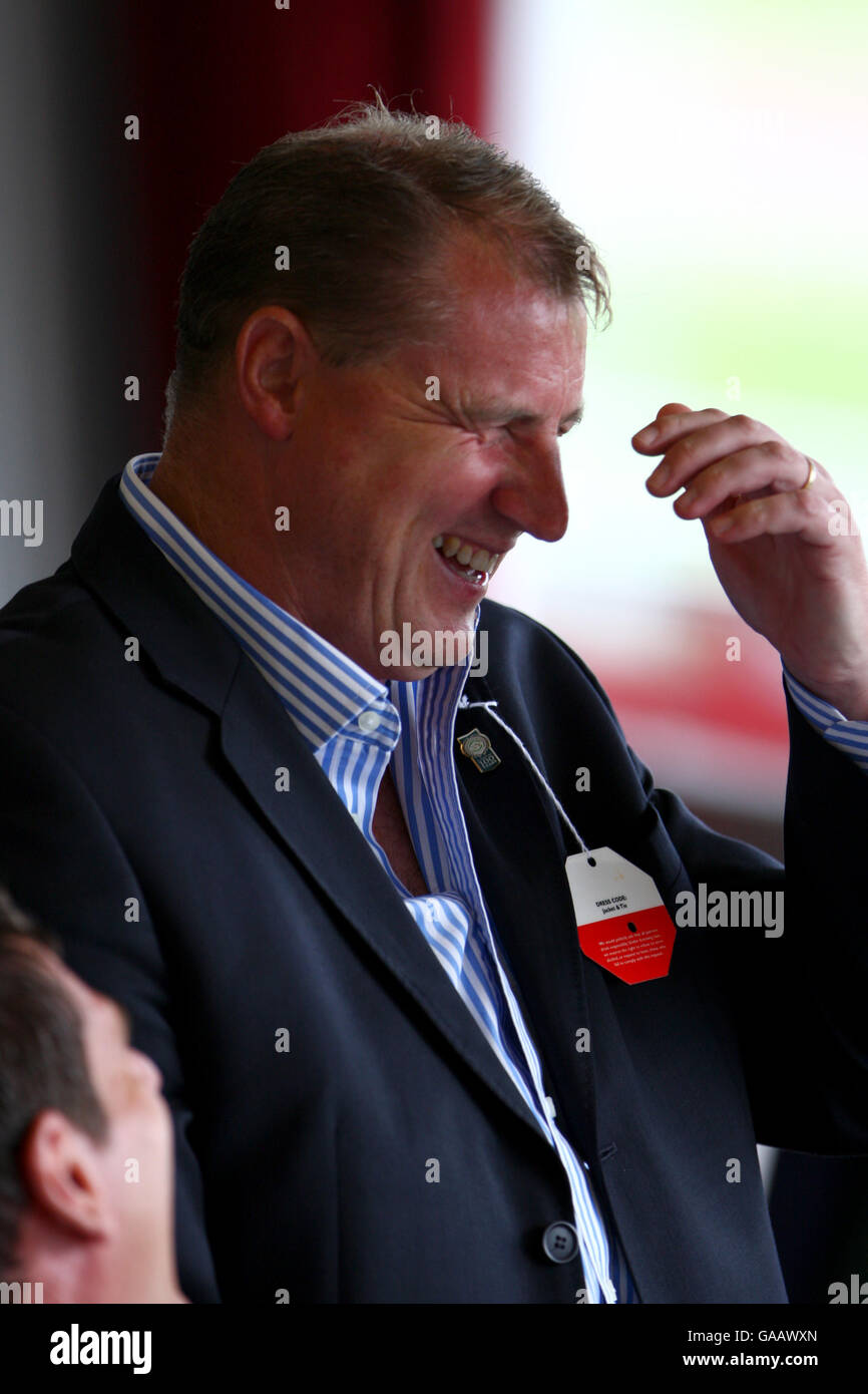 PFA's Paul Jewell enjoys a day at Haydock racecourse to celebrate PFA ...
