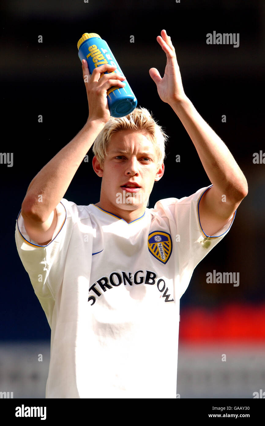 Leeds United's Alan Smith congratulates the fans on their support ...