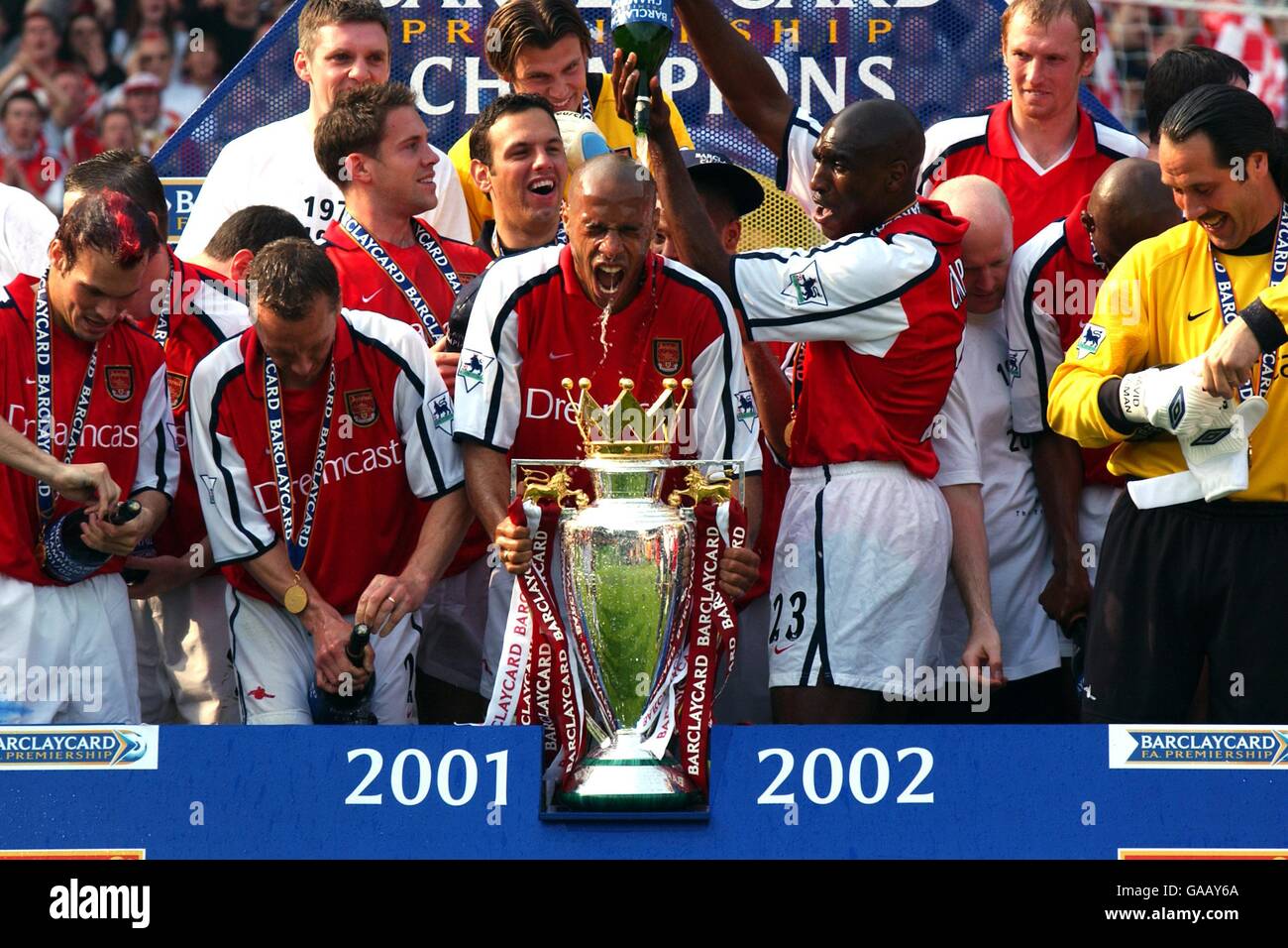 Arsenal premier league trophy henry hi-res stock photography and images ...