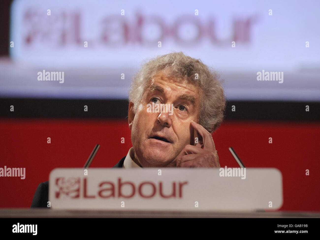 First Minister for Wales Rodri Morgan addresses the Labour Party ...