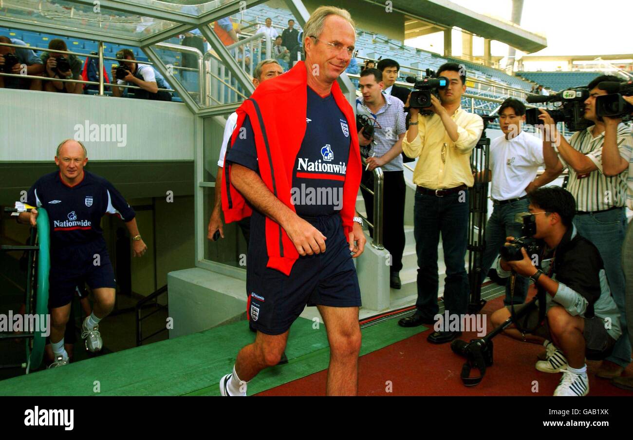 Soccer - FIFA World Cup 2002 - Jeju - England Training in Korea ...