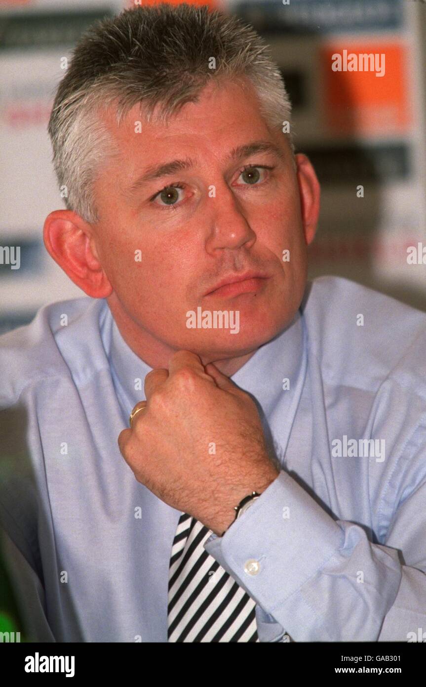 Pontypridds coach lynn howells hi-res stock photography and images - Alamy