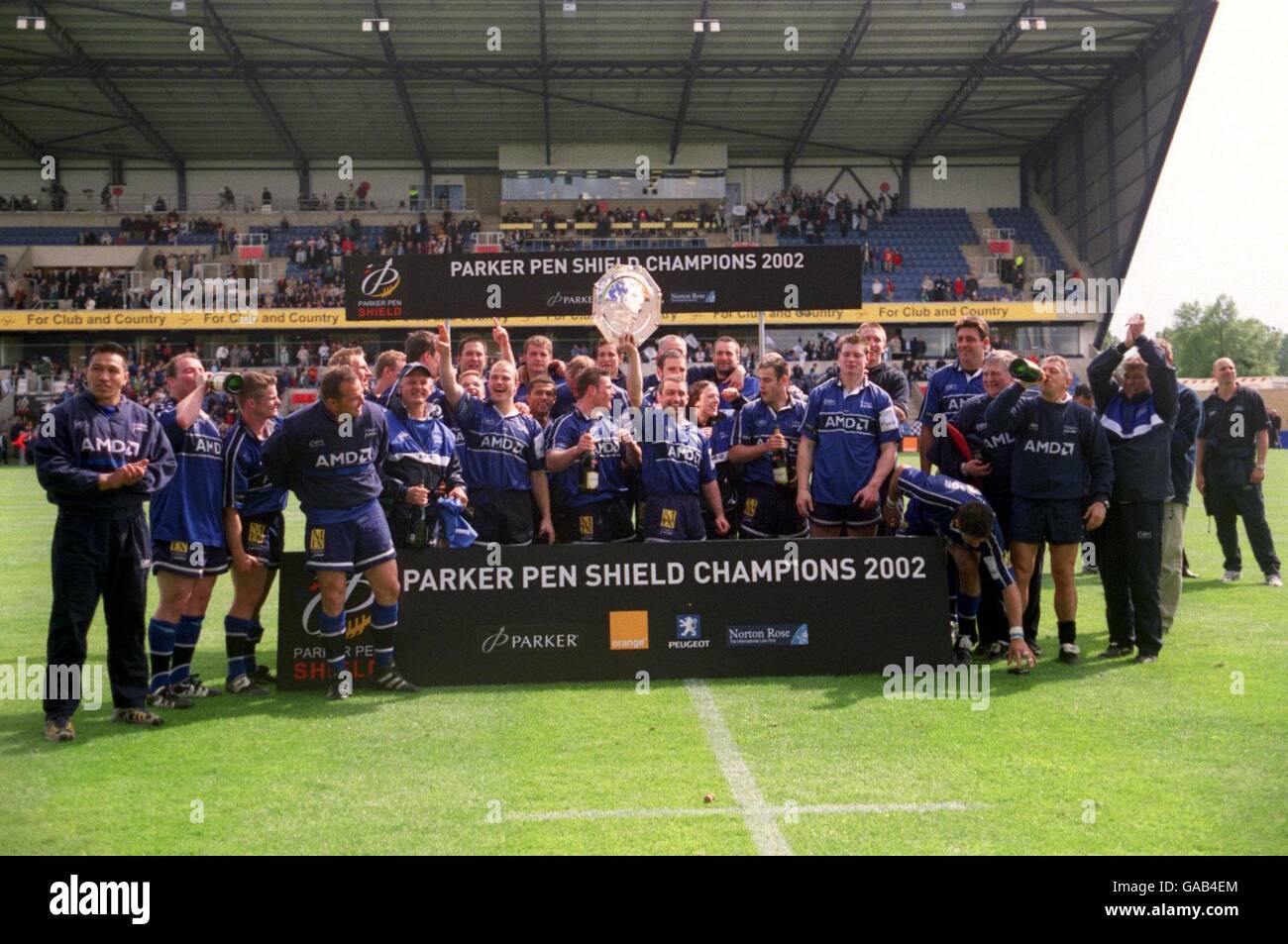 The Sale Sharks' players celebrate winning The Parker Pen European ...