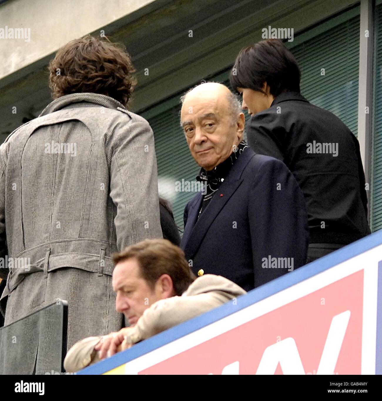 Fulham owner mohamed al fayed centre hi-res stock photography and ...