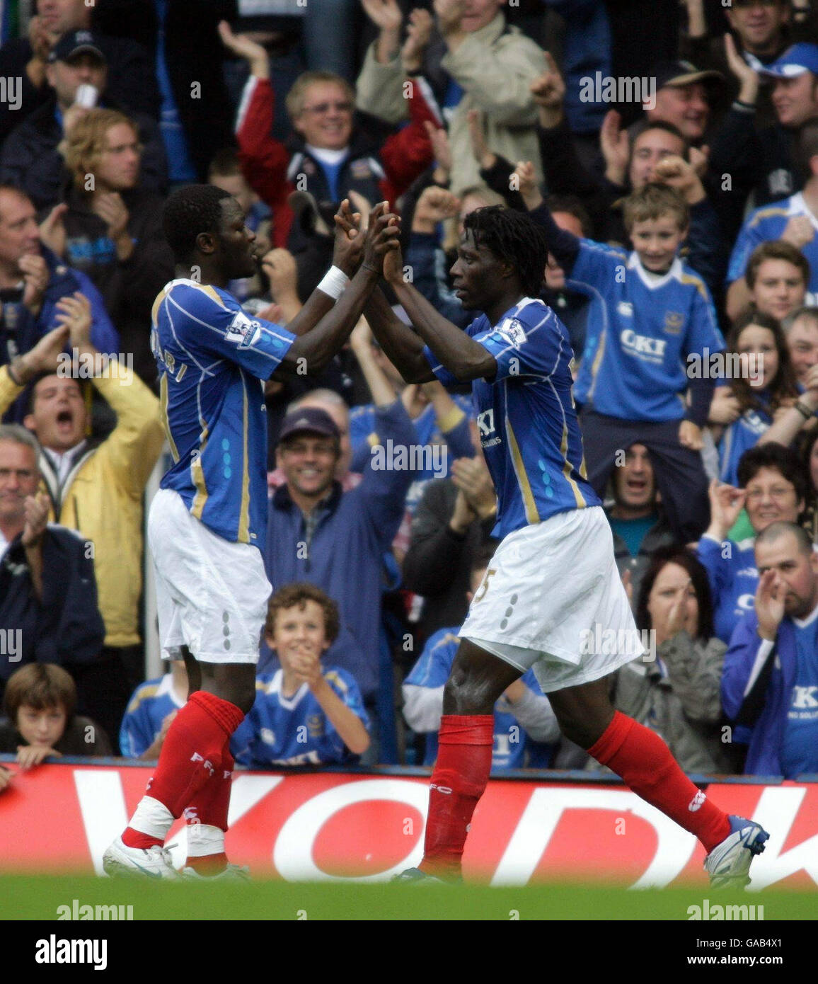 Benjani celebrates portsmouth hi-res stock photography and images - Alamy