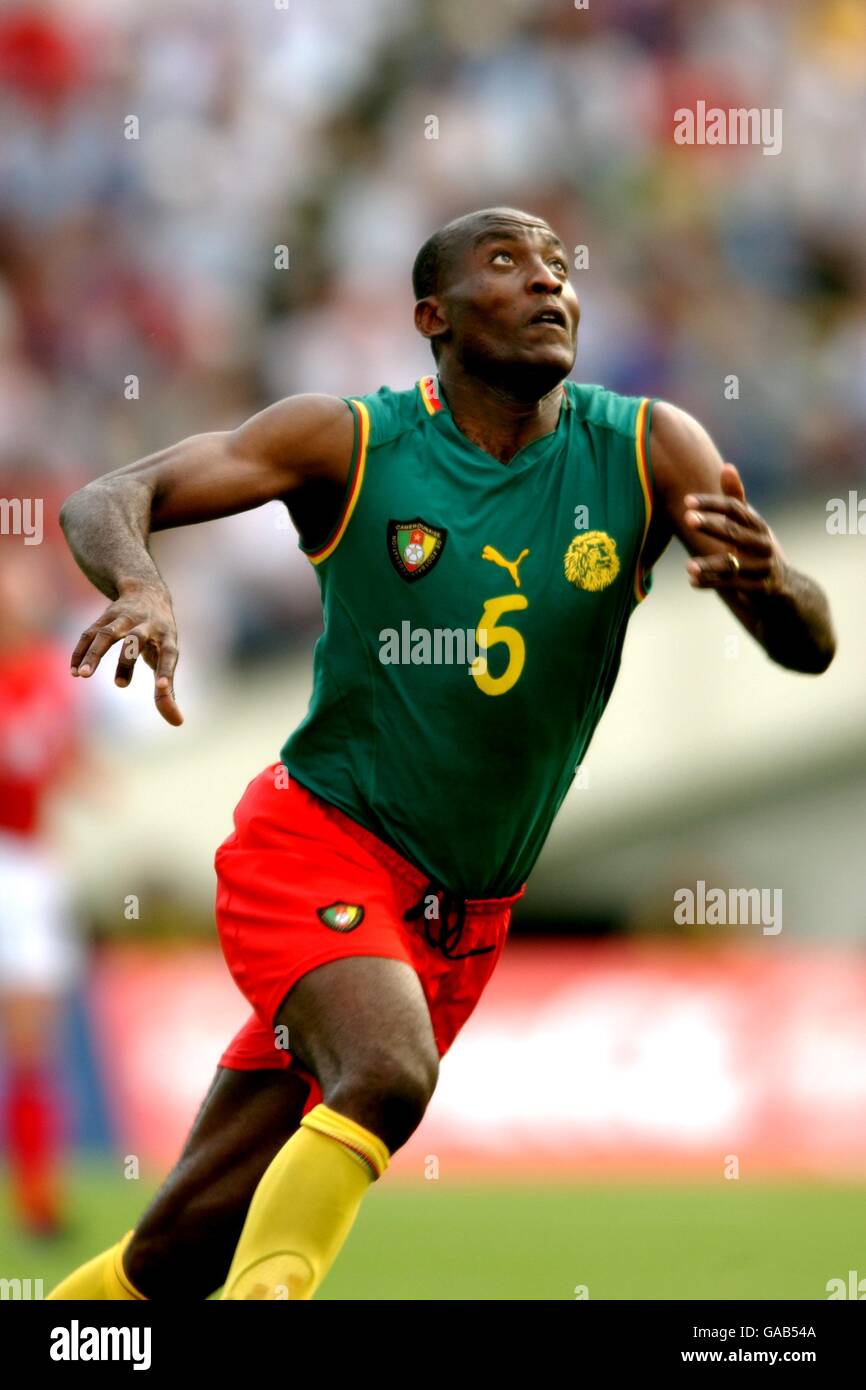 Cameroons raymond kalla keeps his eye on the ball hi-res stock ...