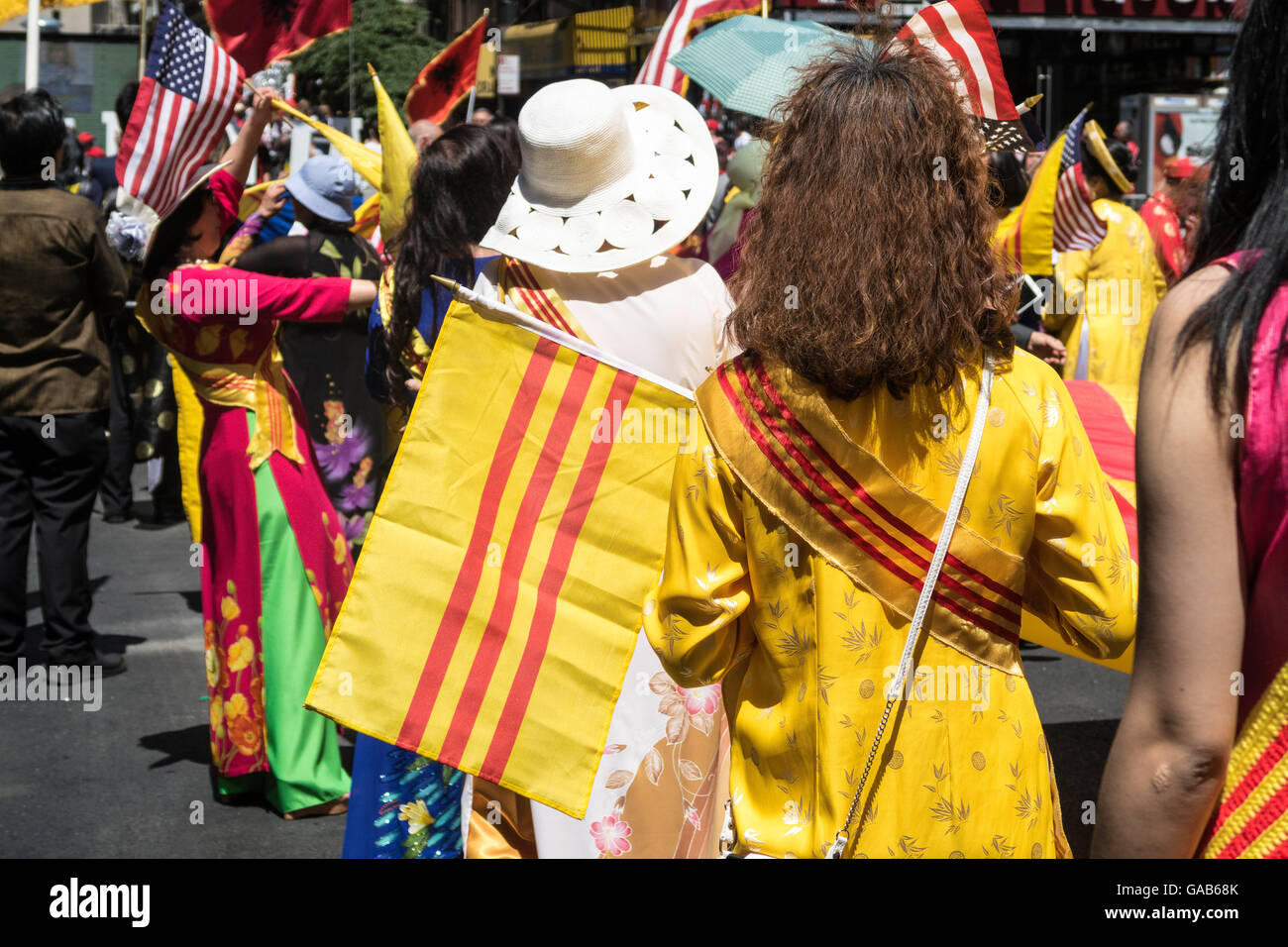 Vietnamese american cultural parade hi-res stock photography and images ...