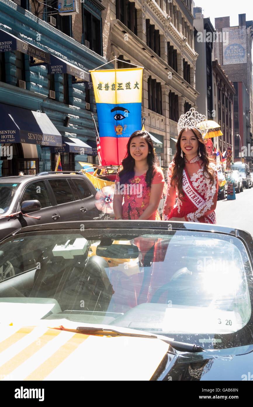 Annual International Cultural Parade, NYC USA Stock Photo - Alamy