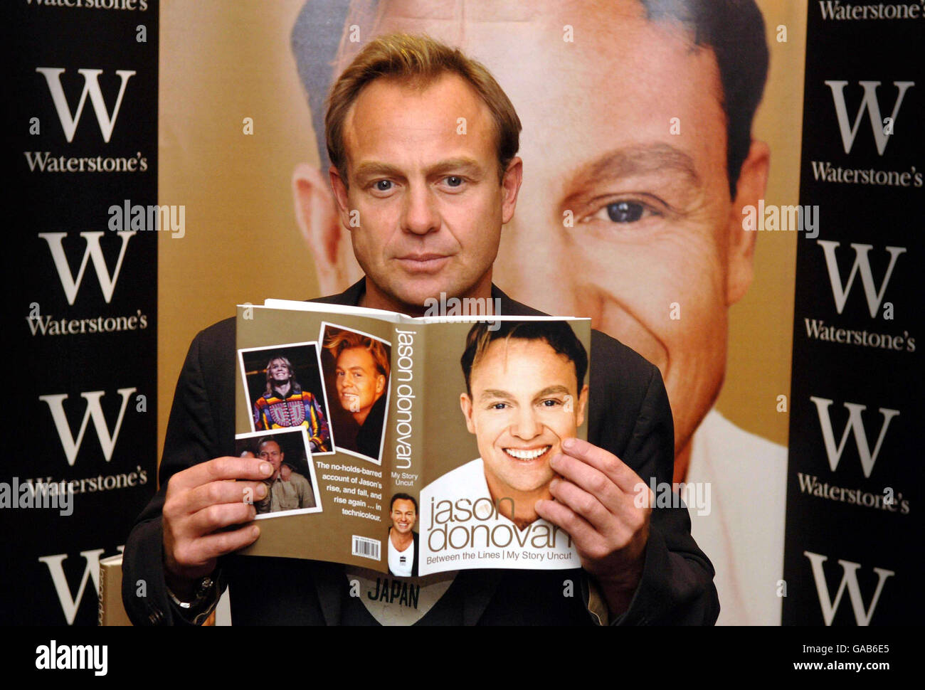 Jason donovan book between lines hi-res stock photography and images ...