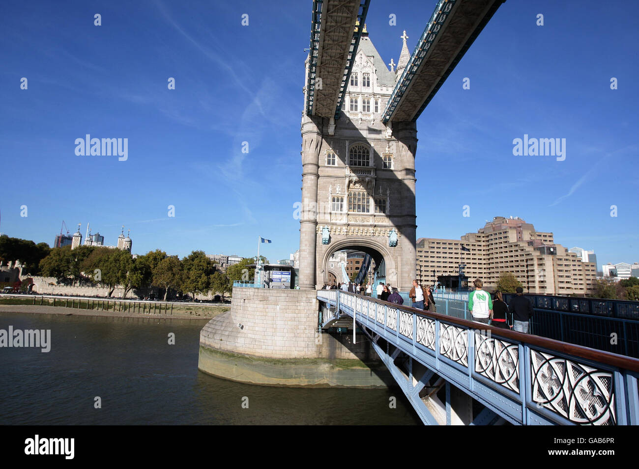 Tower bridge britviewfirstround britainimagescollectionmove hi-res ...