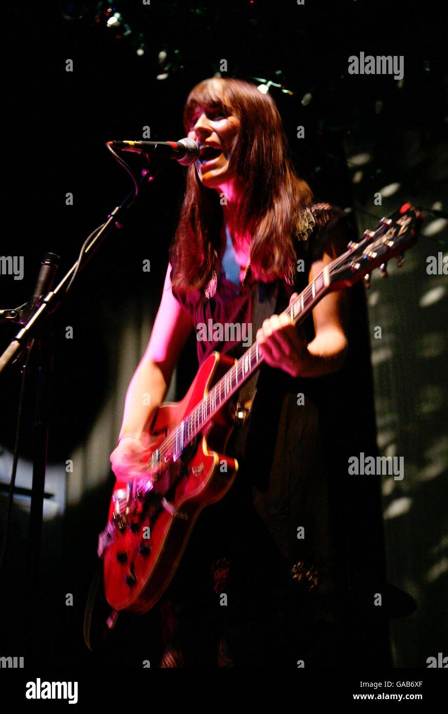Feist singer hi-res stock photography and images - Alamy