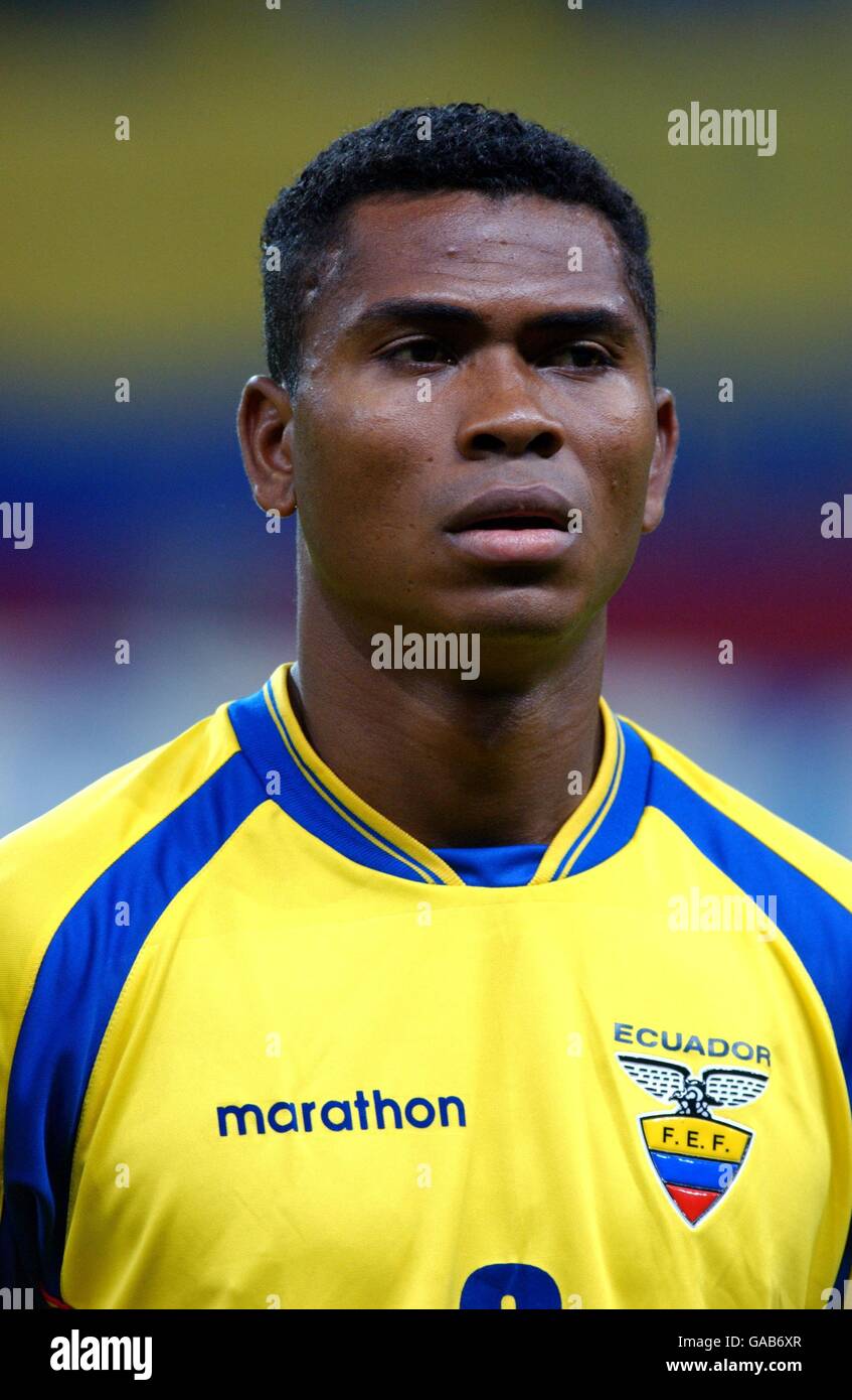 Soccer - FIFA World Cup 2002 - Group G - Italy v Ecuador. Ivan Hurtado ...