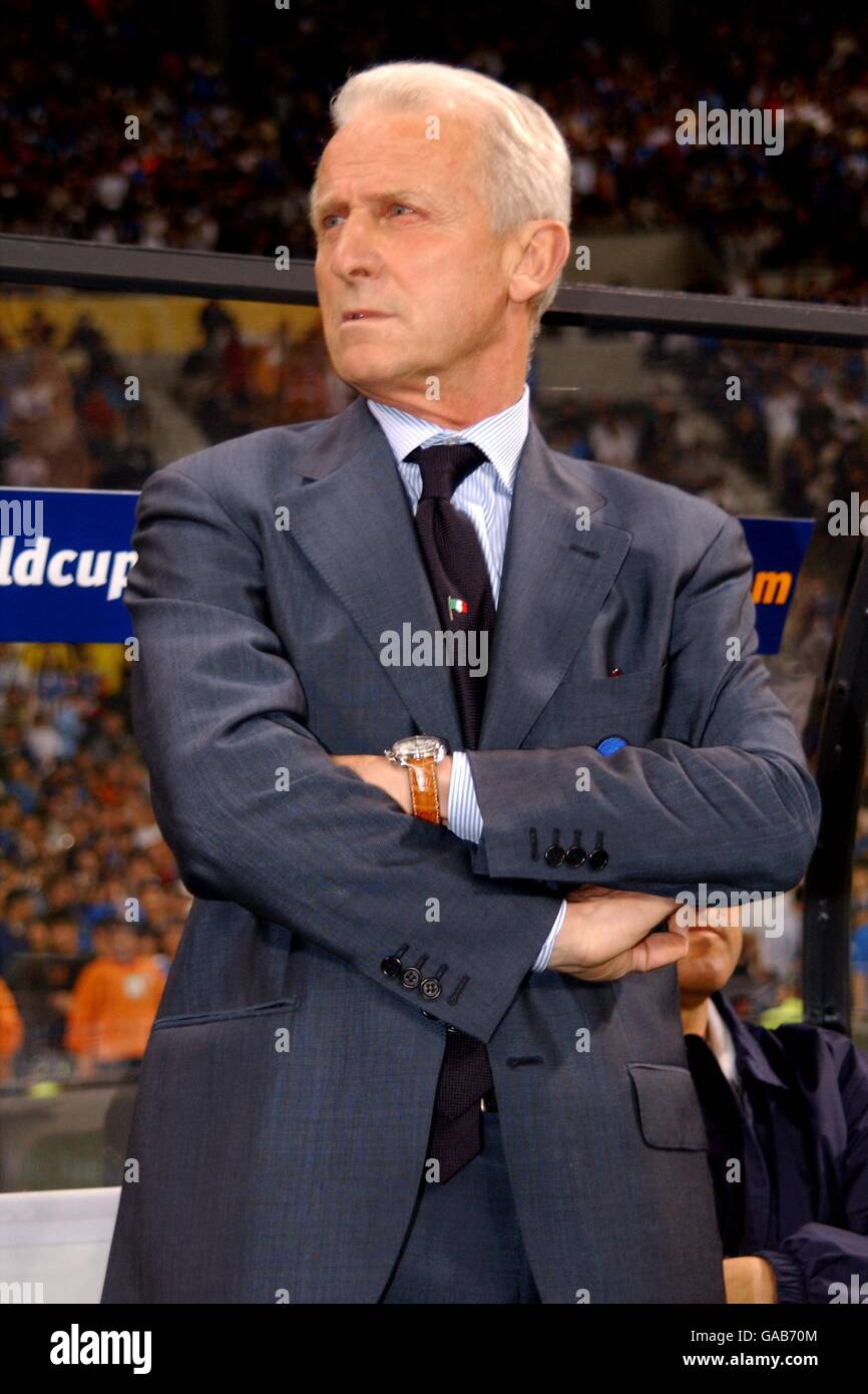 Soccer - FIFA World Cup 2002 - Group G - Italy v Ecuador. Italy's coach ...