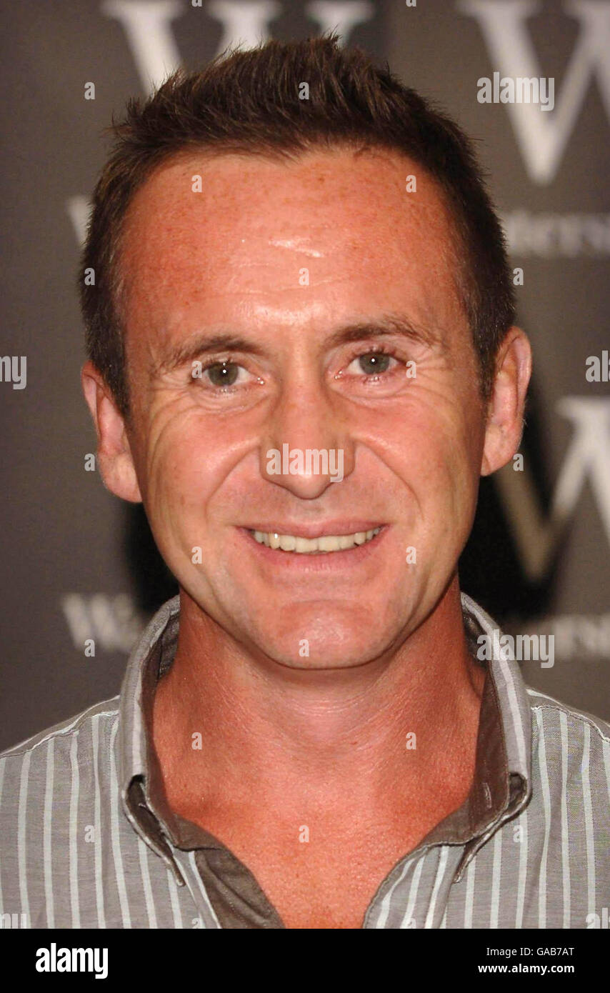 Explorer television presenter bruce parry with his new book tribe hi ...