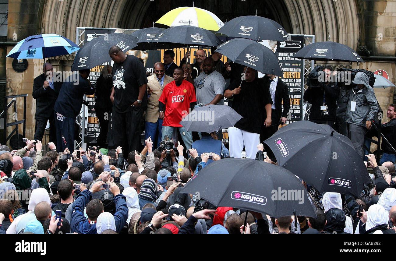 Boxing ricky hatton press conference manchester town hall hi-res stock ...