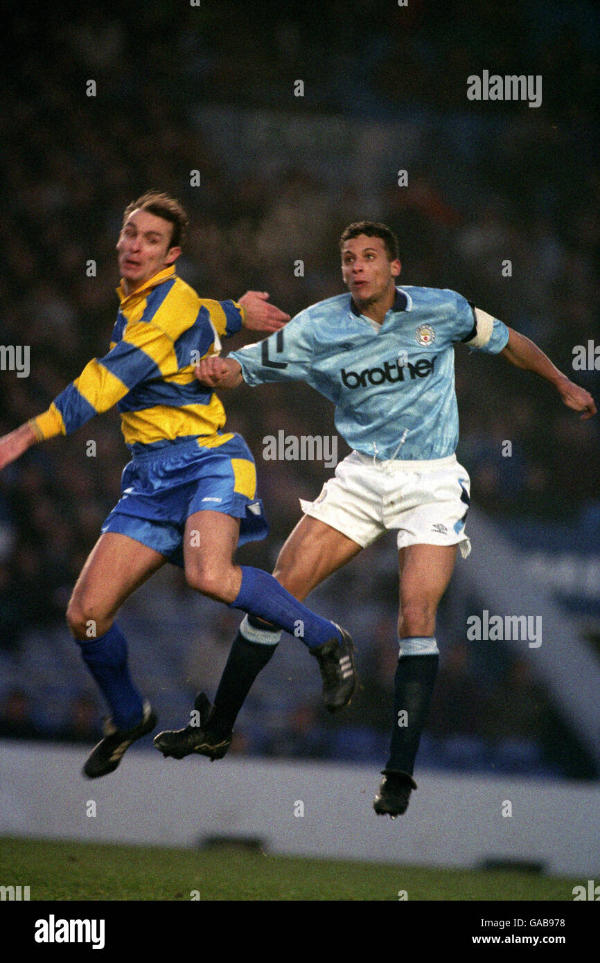 L-R JIMMY QUINN, READING AND KEITH CURLE,MANCHESTER CITY Stock Photo ...
