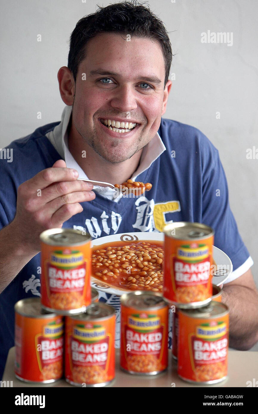 Man eating beans from tin hi-res stock photography and images - Alamy