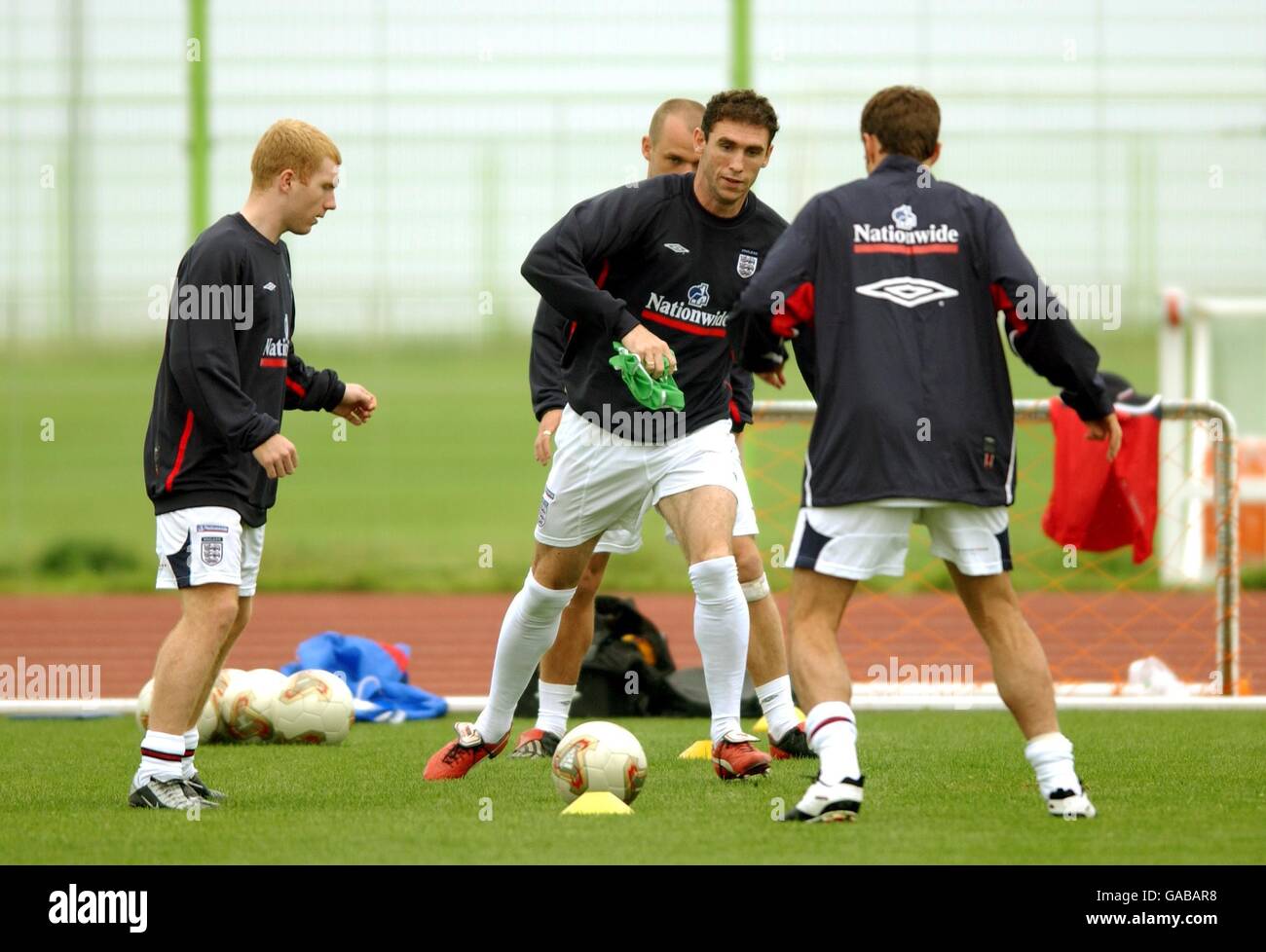 Martin keown england 2002 hi-res stock photography and images - Alamy