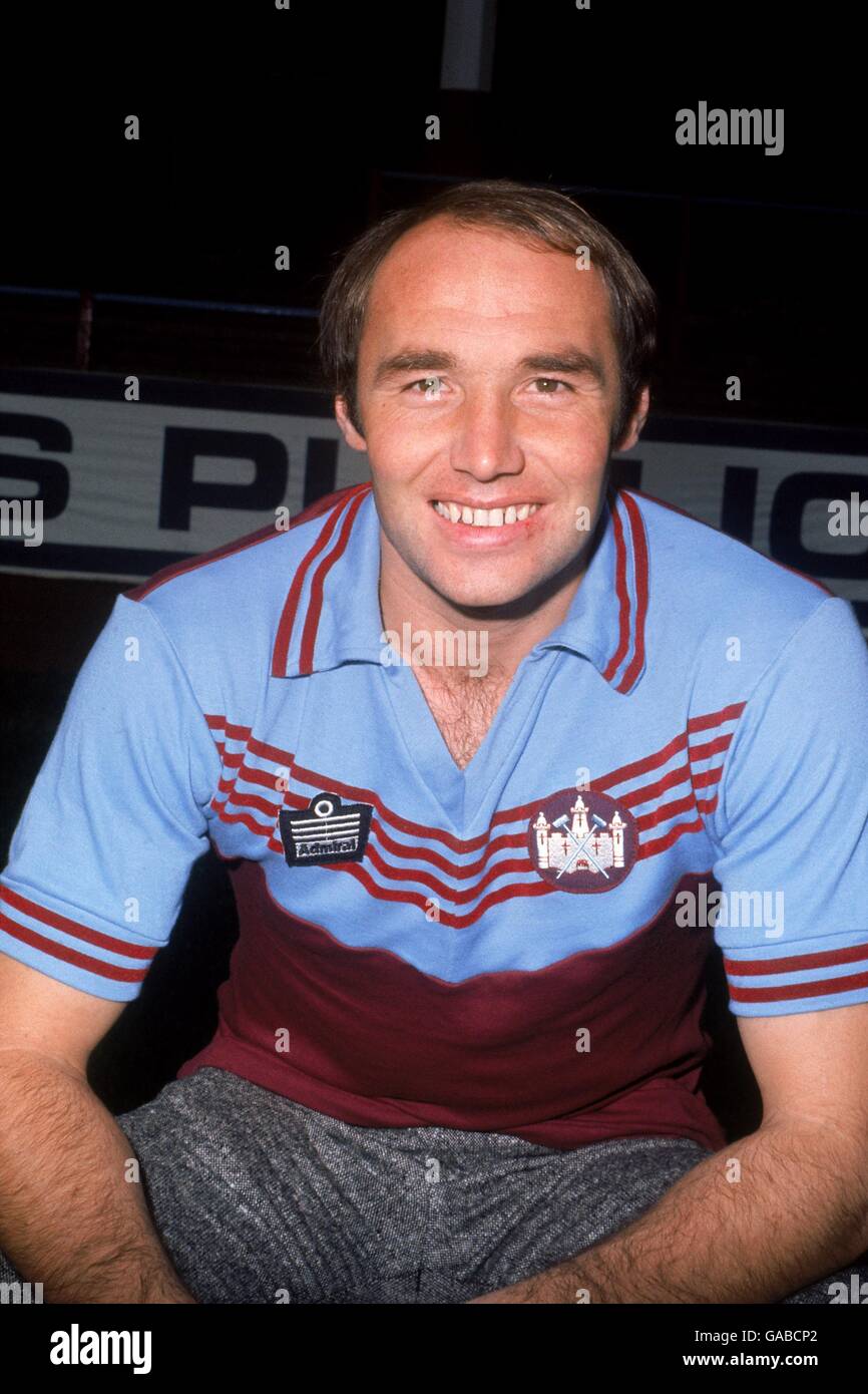 Soccer - Football League Division One - West Ham United. Bryan Robson ...
