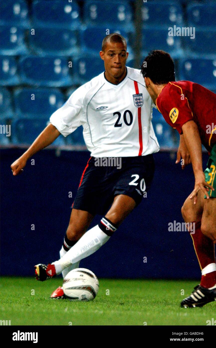 (L-R) England Bobby Zamora runs at Portugal's Faisca Stock Photo - Alamy