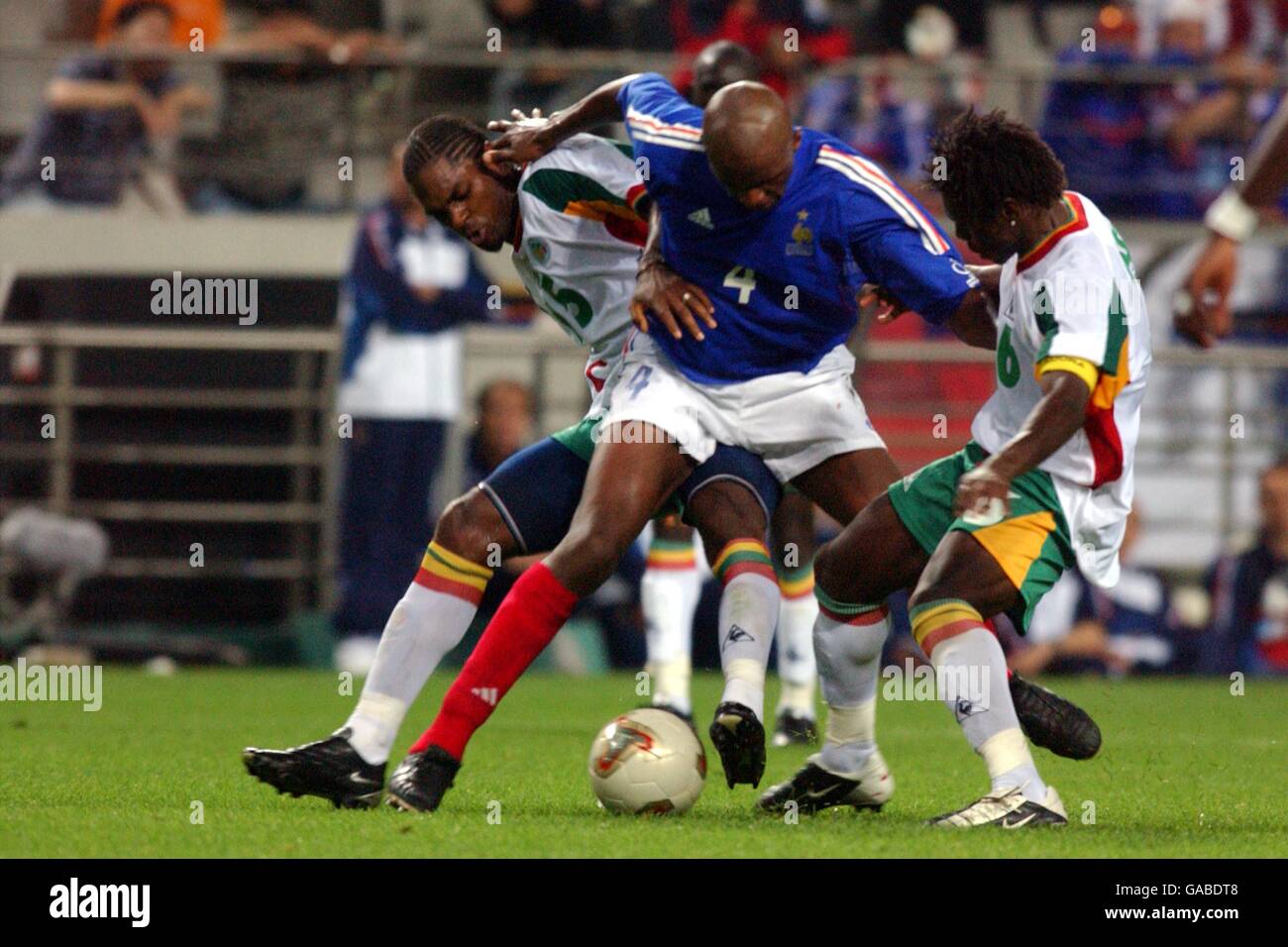 2002 france senegal hi-res stock photography and images - Alamy