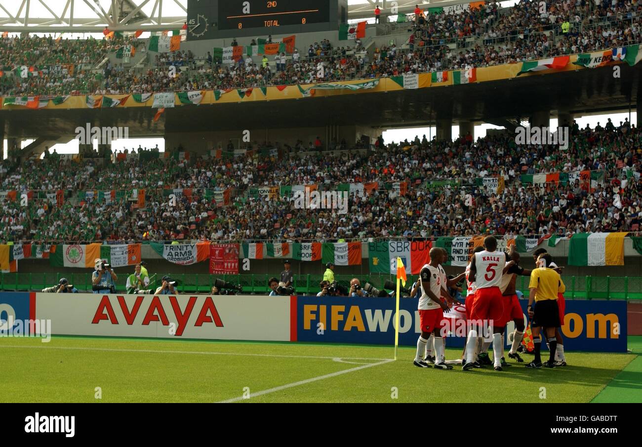 Cameroon 2002 world cup hi-res stock photography and images - Alamy