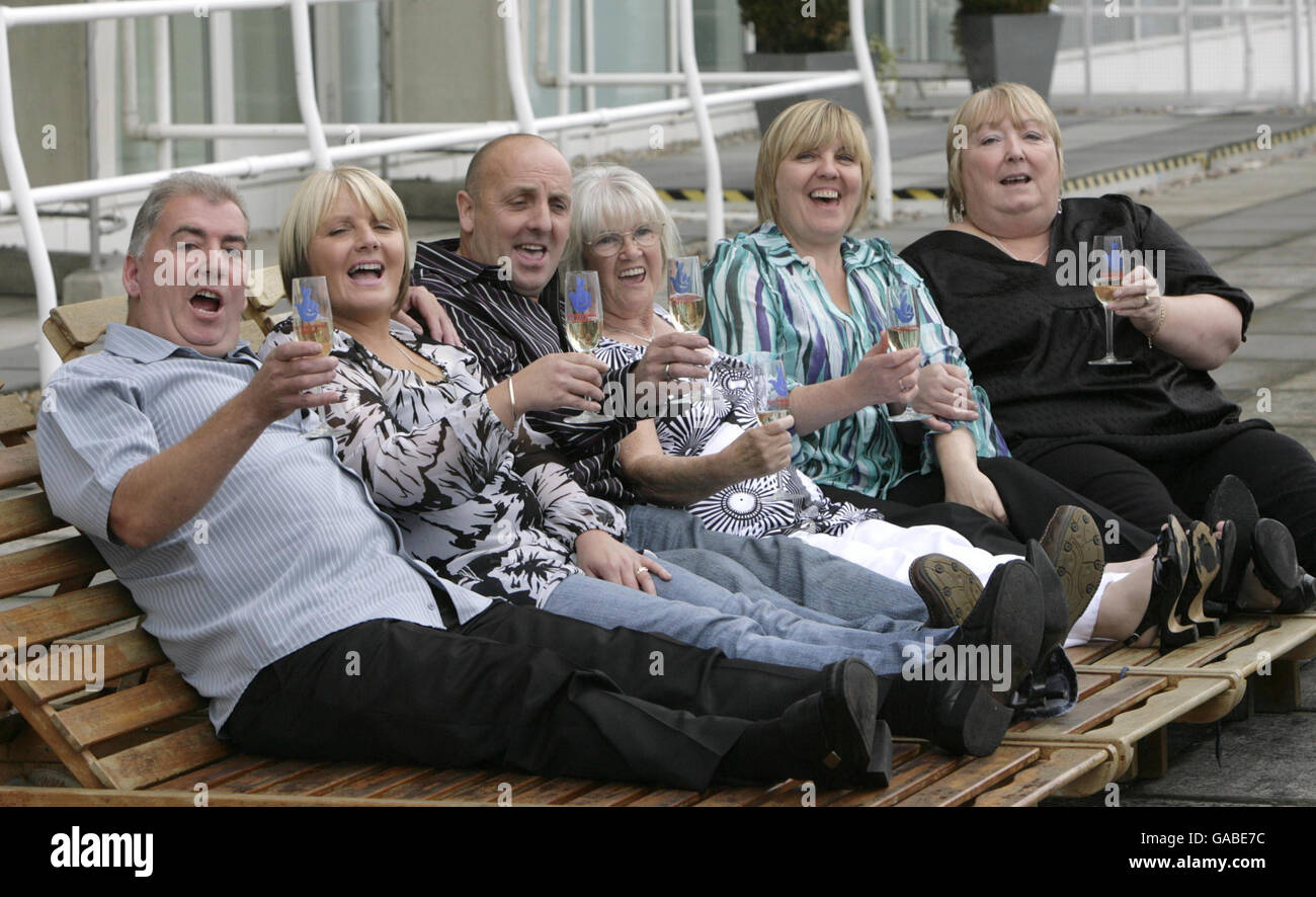 Six family members who won 6 hi-res stock photography and images - Alamy