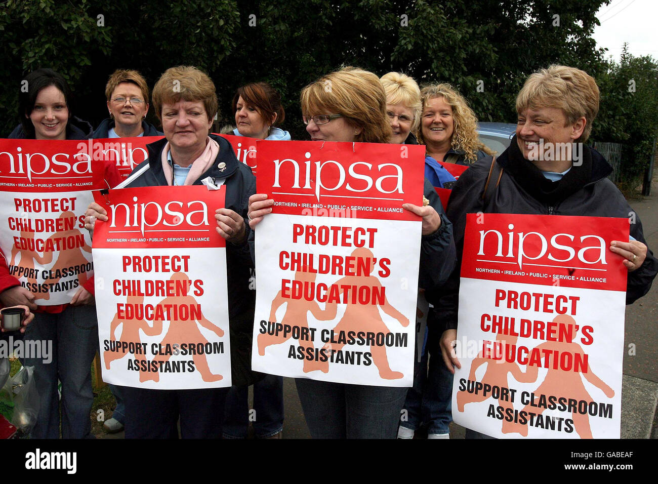 Nipsa picket line hi-res stock photography and images - Alamy