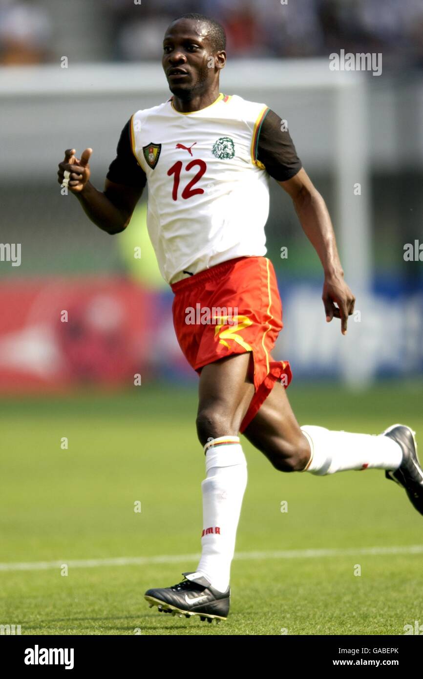 Soccer fifa world cup 2002 group e cameroon v ireland hi-res stock ...